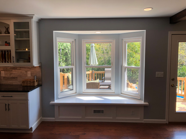 Custom bay window bench seat - Classique - Cuisine - Cincinnati - par ...