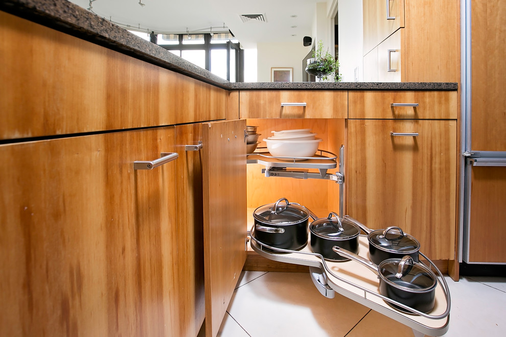 Custom Cabinet Drawers & Pull-Out Systems - Contemporáneo - Cocina ...