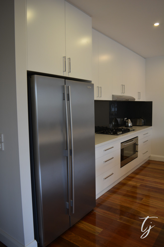 Custom Cabinets with shadowline - Modern - Kitchen - Melbourne - by ...