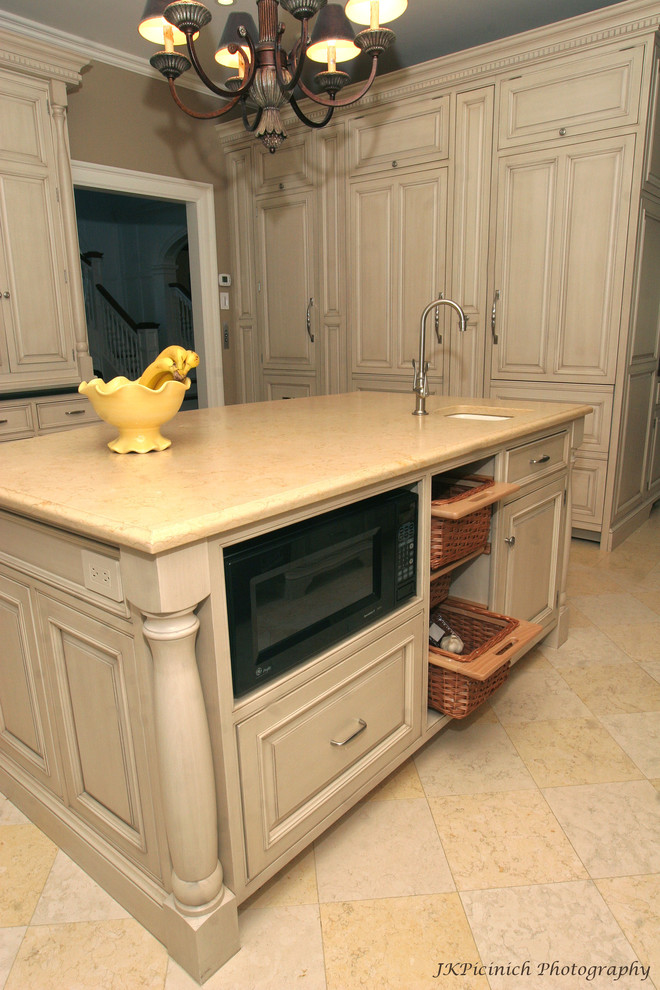 Custom Defined - Traditional - Kitchen - Boston - by KI3 Design | Houzz