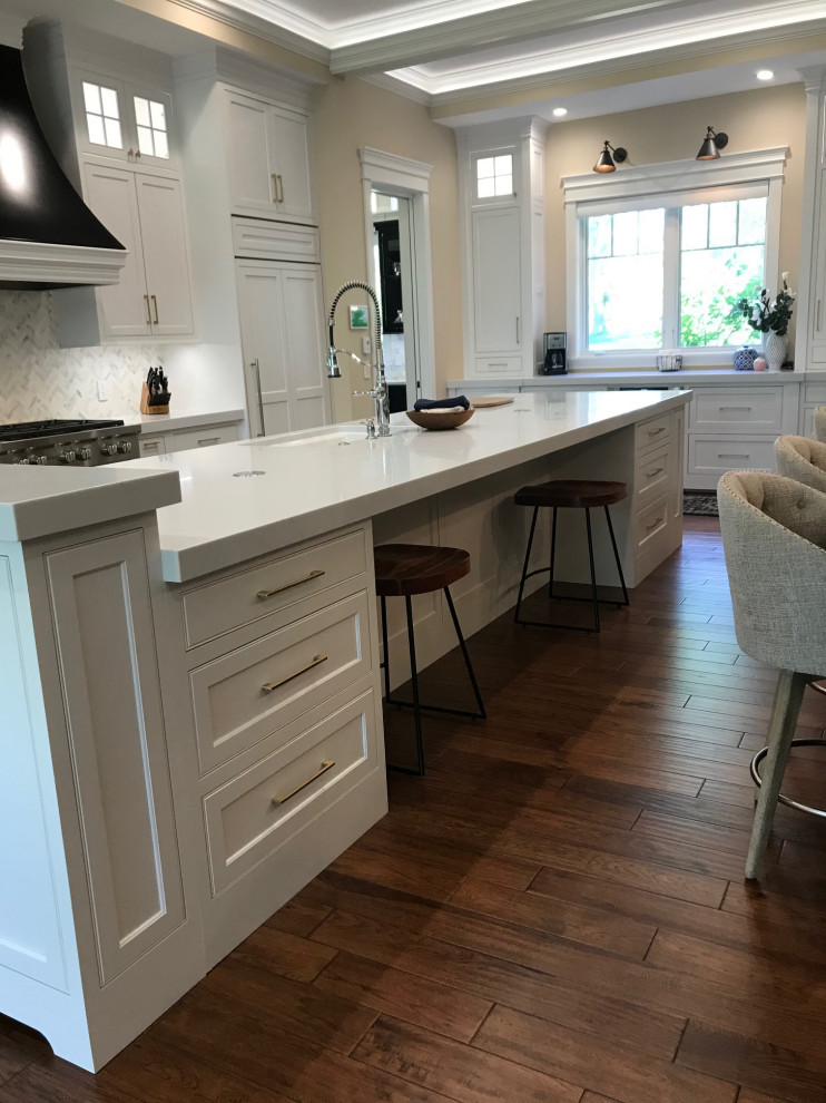 Custom Designed Kitchen with Sitting Entertainment Area - Traditional ...