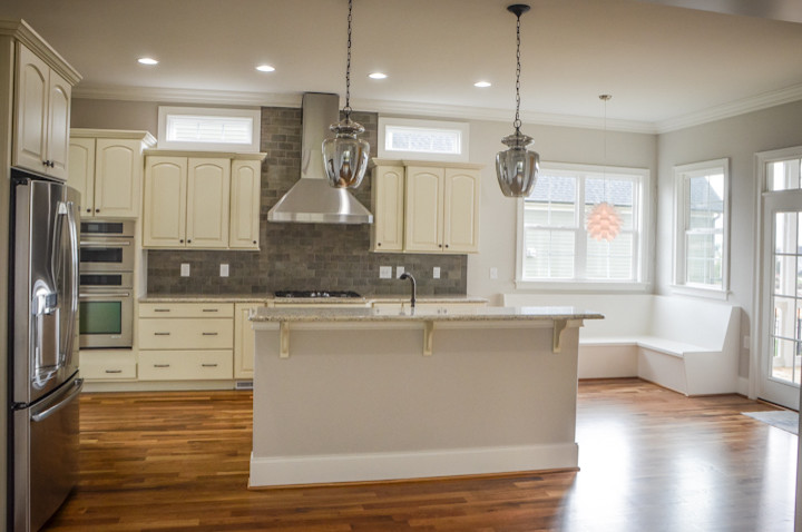 Custom Kitchens - Classique Chic - Cuisine - Raleigh - par Revolution ...