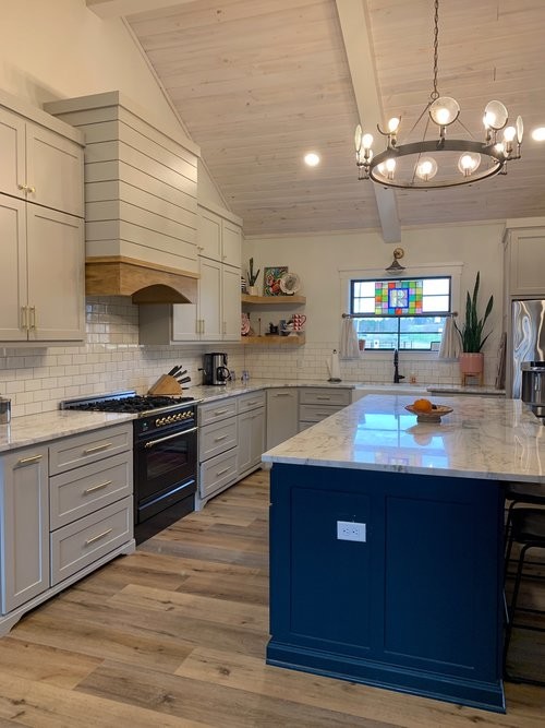 Custom Modern Farmhouse - Farmhouse - Kitchen - Dallas - by Luke Deen ...
