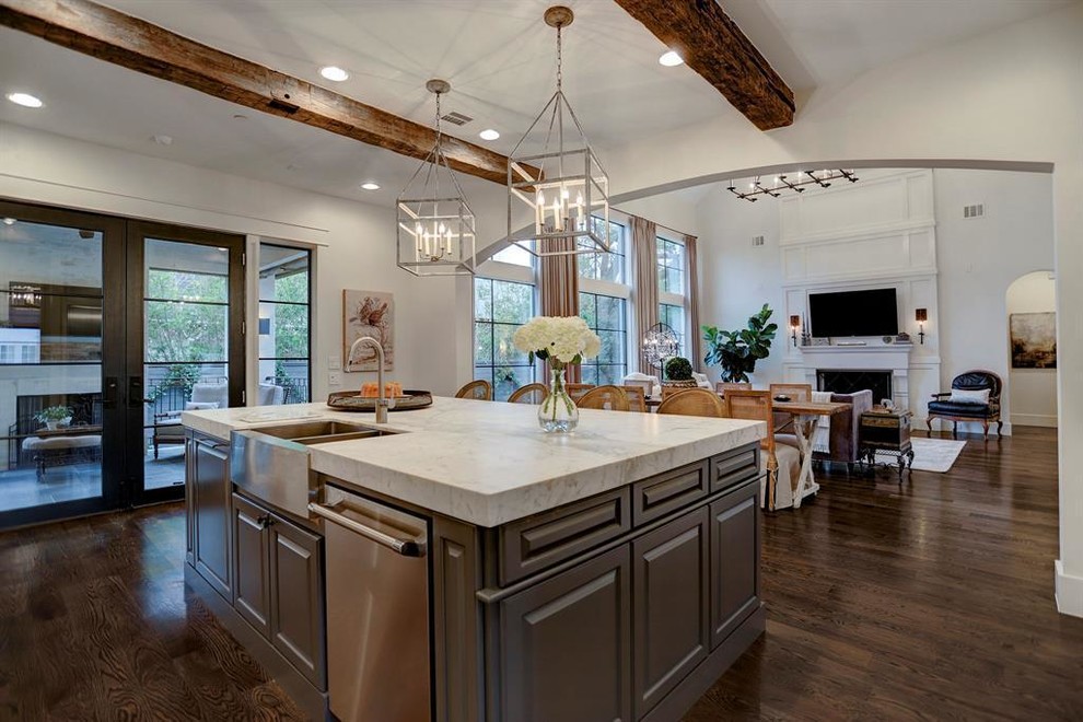 Custom Traditional Home in Bellaire, Texas - Traditional - Kitchen ...