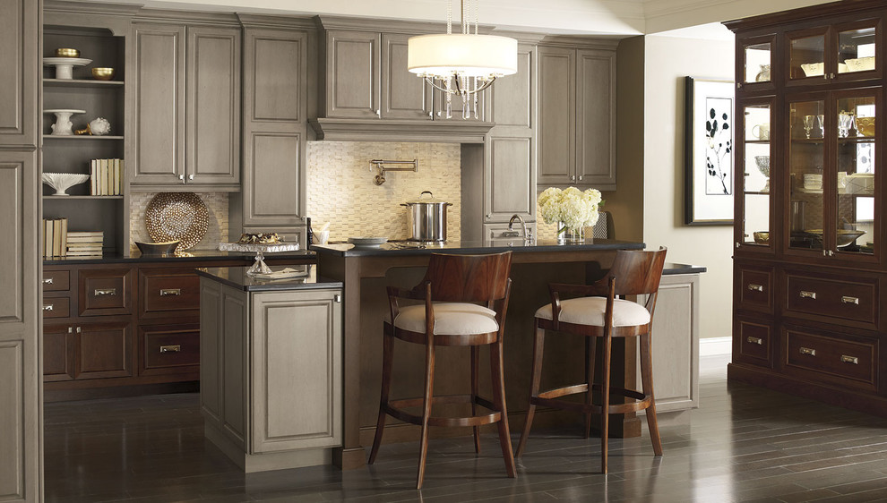 Custom Traditional Kitchens - Traditional - Kitchen - Miami - by Pars ...