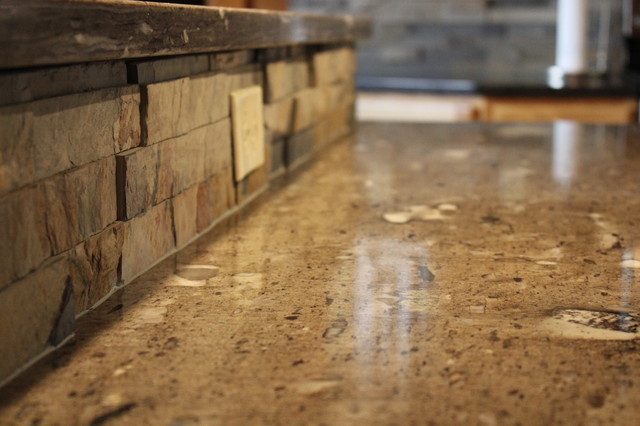 Cygnus/Coffee Brown Granite - Rustic - Kitchen - Kansas City - by ...