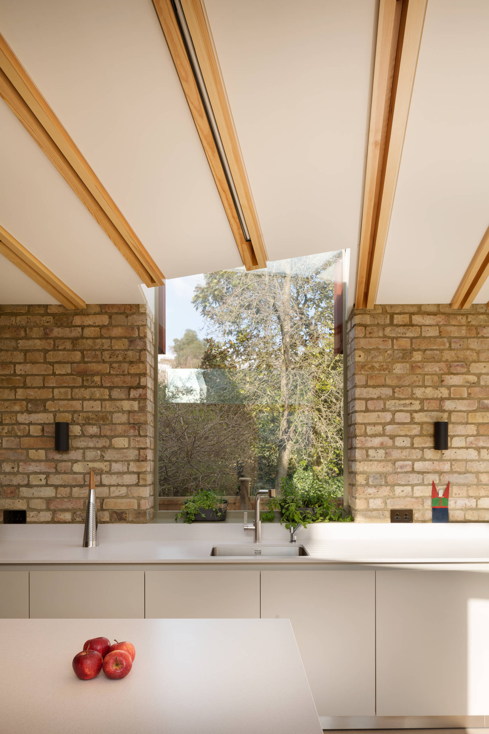9 Ways to Illuminate Your Kitchen Without Relying on Downlights | Houzz NZ