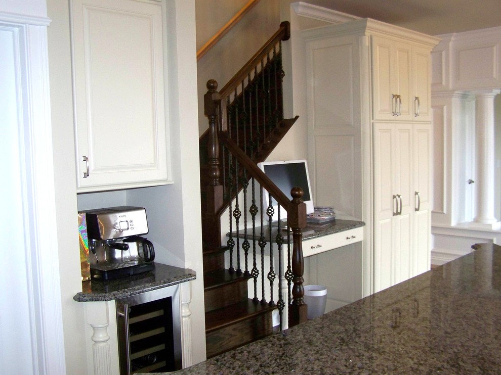 Dado - Traditional - Kitchen - Chicago - by JandB Kitchen Designs | Houzz