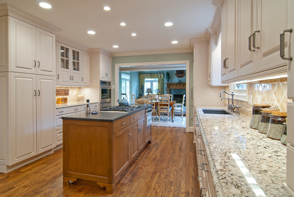 Dallas/ Traditional - Traditional - Kitchen - Dallas - by The Kitchen ...