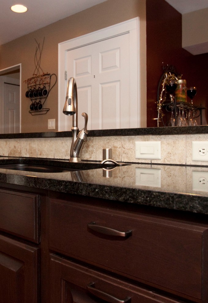 Dani Kitchen - Traditional - Kitchen - Milwaukee - by Architectural ...