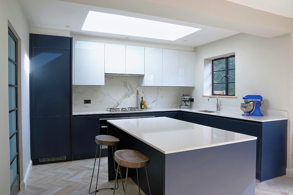 Dark Blue Handleless Kitchen with Copper Radiator - Contemporary ...