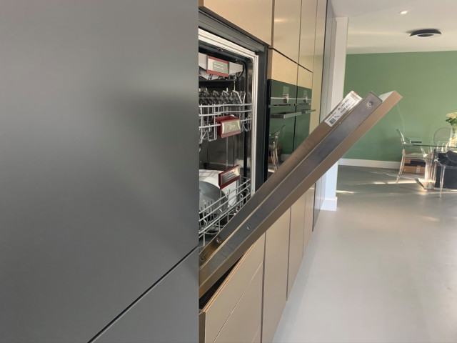 Dark Grey & Bronze handleless kitchen - breaking boundaries with this ...