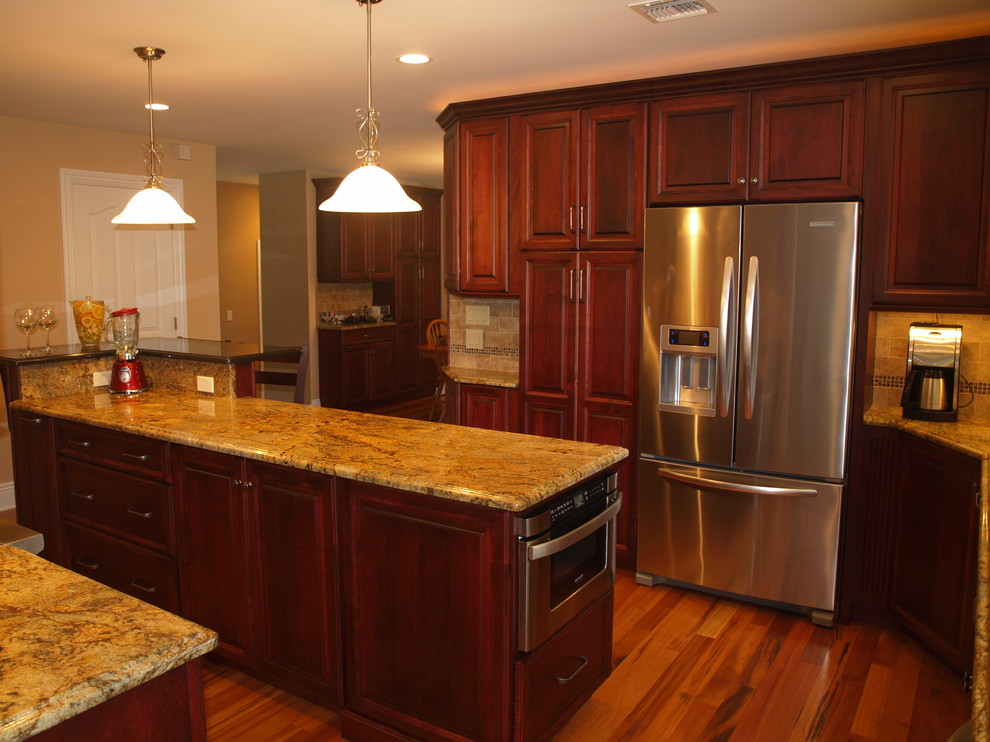 Dark Maple Cabinetry - Traditional - Kitchen - Newark - by KraftMaster ...