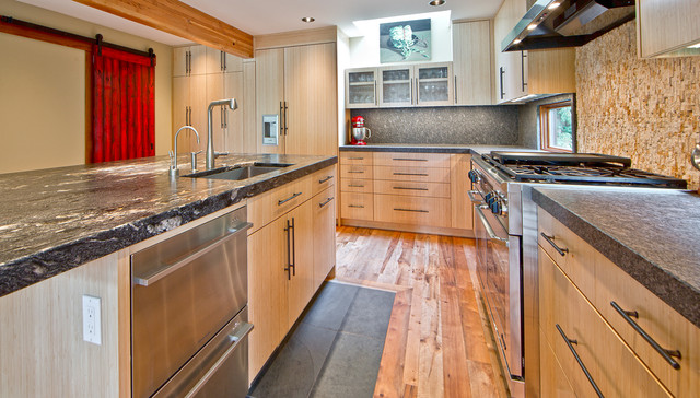Davis Renovation - Transitional - Kitchen - Seattle - by MacPherson ...
