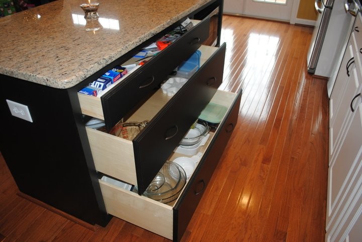 Deep Wide Drawers to allow for more efficient storage - Traditional ...