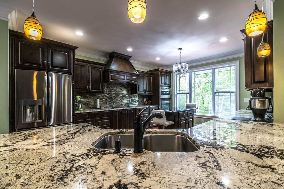 Delicatus White Granite Kitchen Countertops - Classique - Cuisine ...