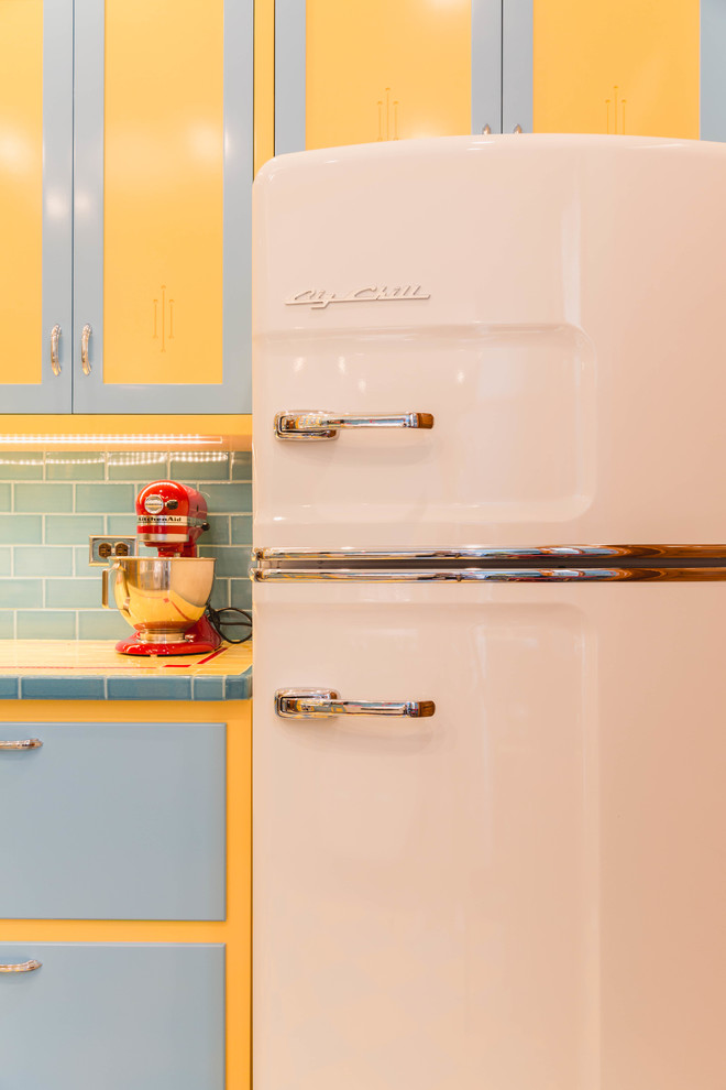 Depression-Era Art Deco Style Inspires a Chicago Kitchen - Midcentury ...