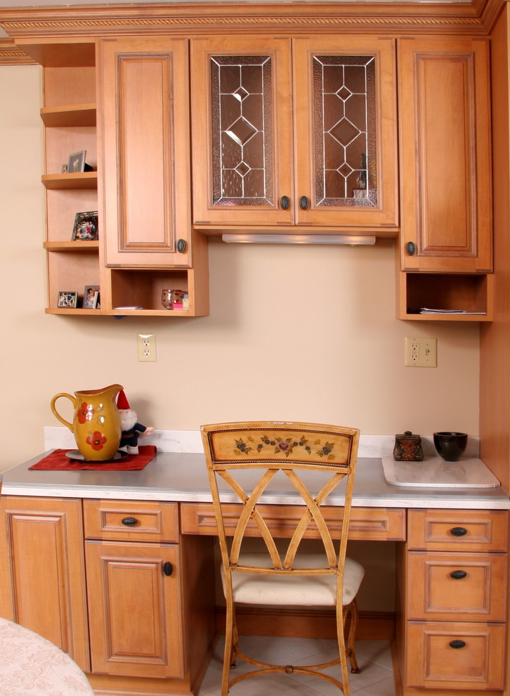 Desks in the Kitchen--a useful work space, or a waste of space ...