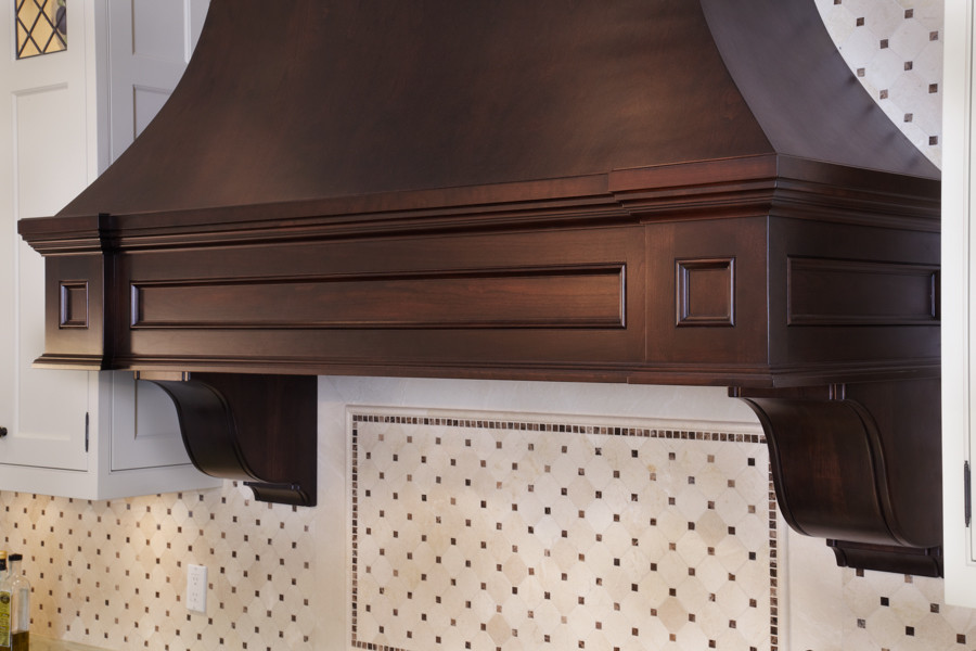 Detailed range hood canopy - Traditional - Kitchen - Toronto - by ...