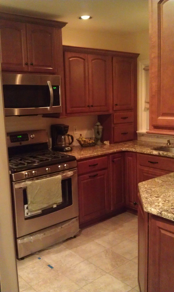 Diamond Anaheim Maple Harvest Kitchen - Traditional - Kitchen ...