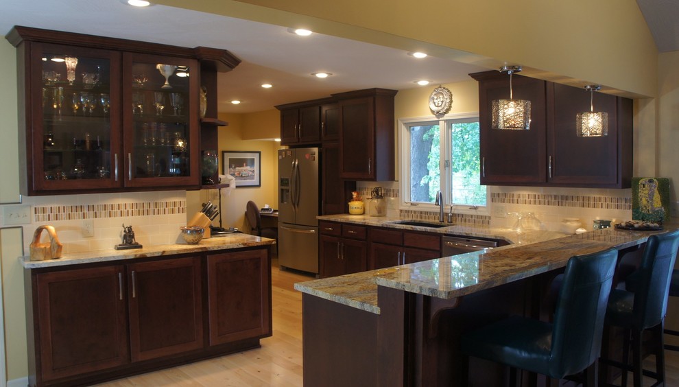 Dickerson Kitchen - Traditional - Kitchen - St Louis - by H A ...