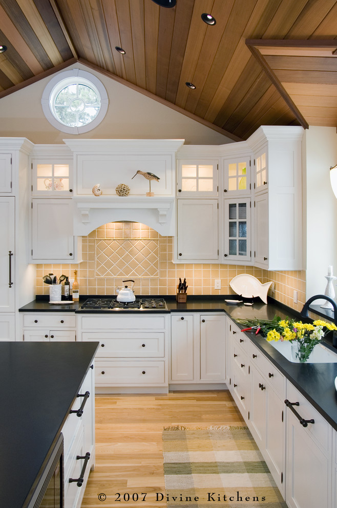 Divine Kitchens LLC - Traditional - Kitchen - Boston - by Divine Design ...