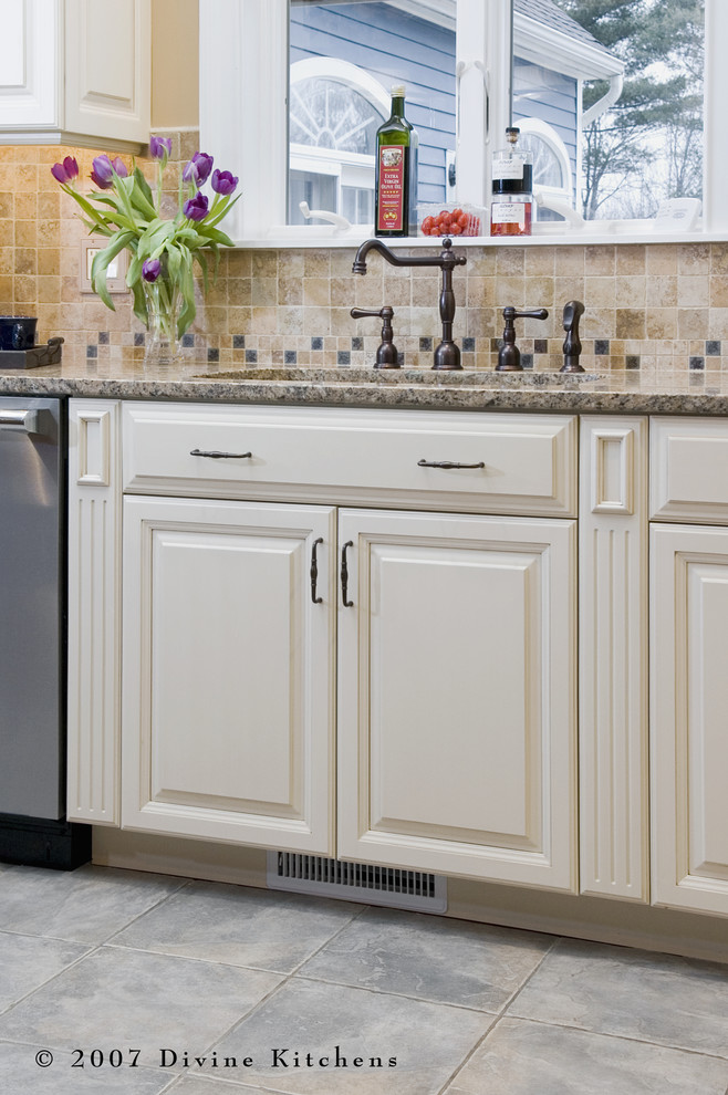 Divine Kitchens LLC - Traditional - Kitchen - Boston - by Divine Design ...