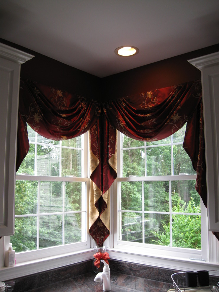 Double Corner Window - Modern - Kitchen - DC Metro - by Kelley Wingate ...