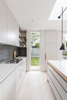 Double Void House - Contemporary - Kitchen - Sydney - by Kitty Lee ...