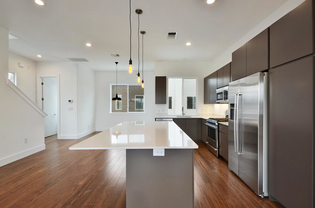 Downtown Austin Condos - Modern - Kitchen - Austin - by Legacy DCS | Houzz UK