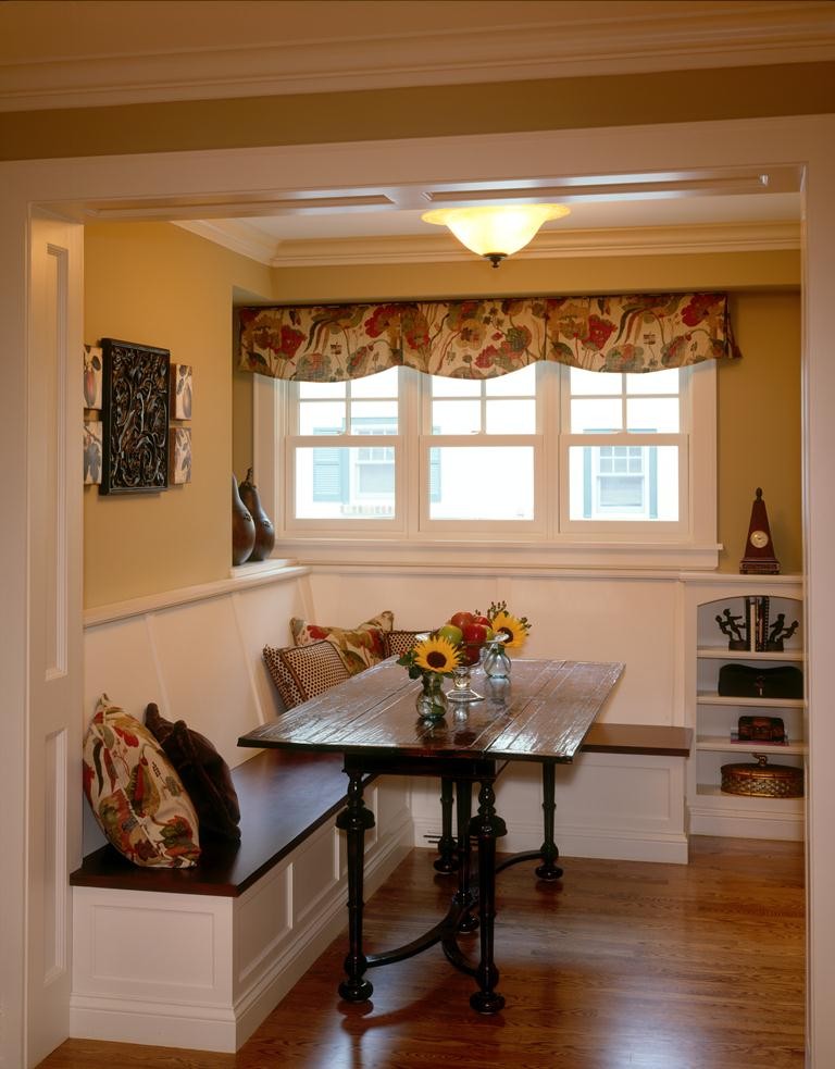 Drexel Avenue Residence Breakfast Nook - Traditional - Kitchen ...