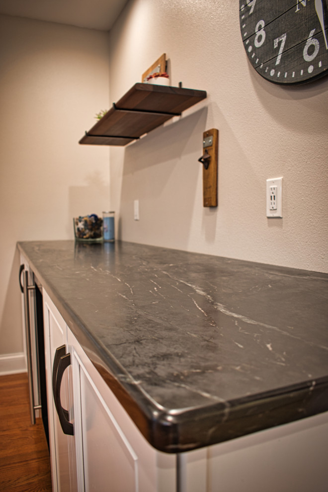 Dry Bar Countertop - Soapstone - Clásico renovado - Cocina - Otras ...