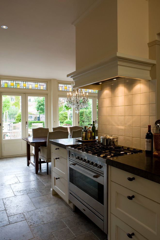 Dutch Kitchens - Traditional - Kitchen - New York - by LEICHT New York ...