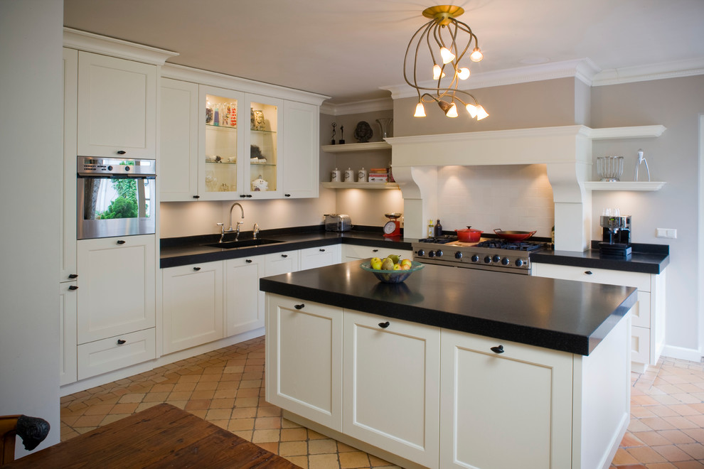 Dutch Kitchens - Traditional - Kitchen - New York - by LEICHT New York ...