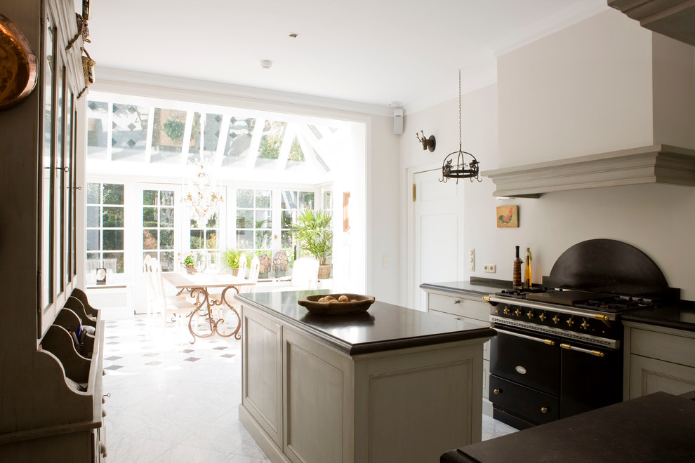 Dutch Kitchens - Traditional - Kitchen - New York - by LEICHT New York ...