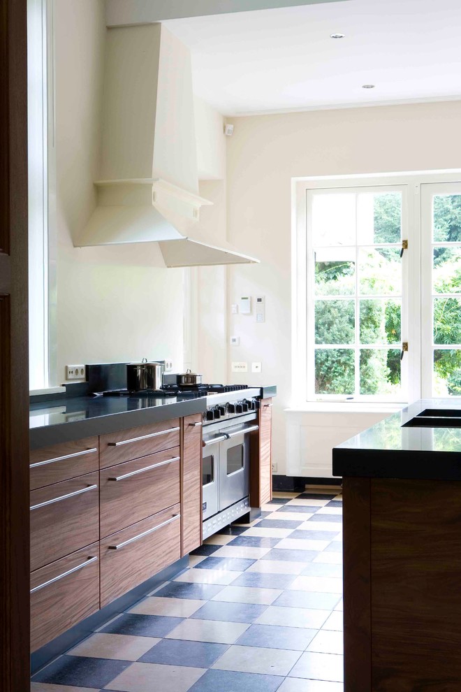 DUTCH kitchens: TRADITIONAL style - Traditional - Kitchen - New York ...