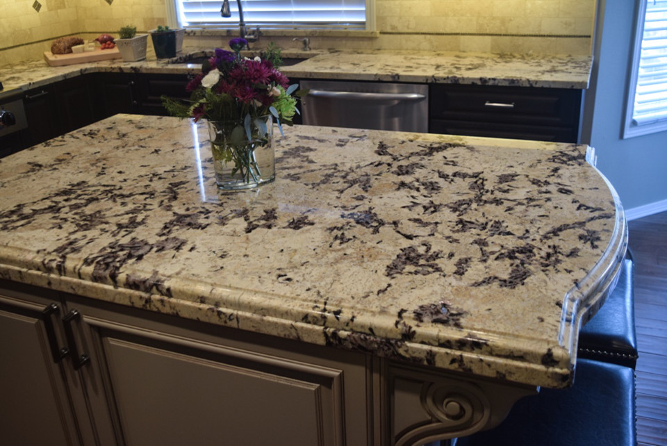 Duvall Two Tone - Traditional - Kitchen - Seattle - by User | Houzz