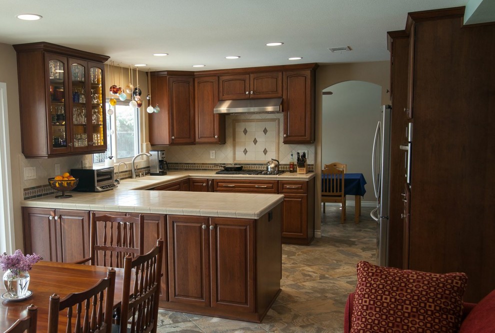 Dynasty, Cherry, Nutmeg, Onyx - Traditional - Kitchen - Los Angeles ...