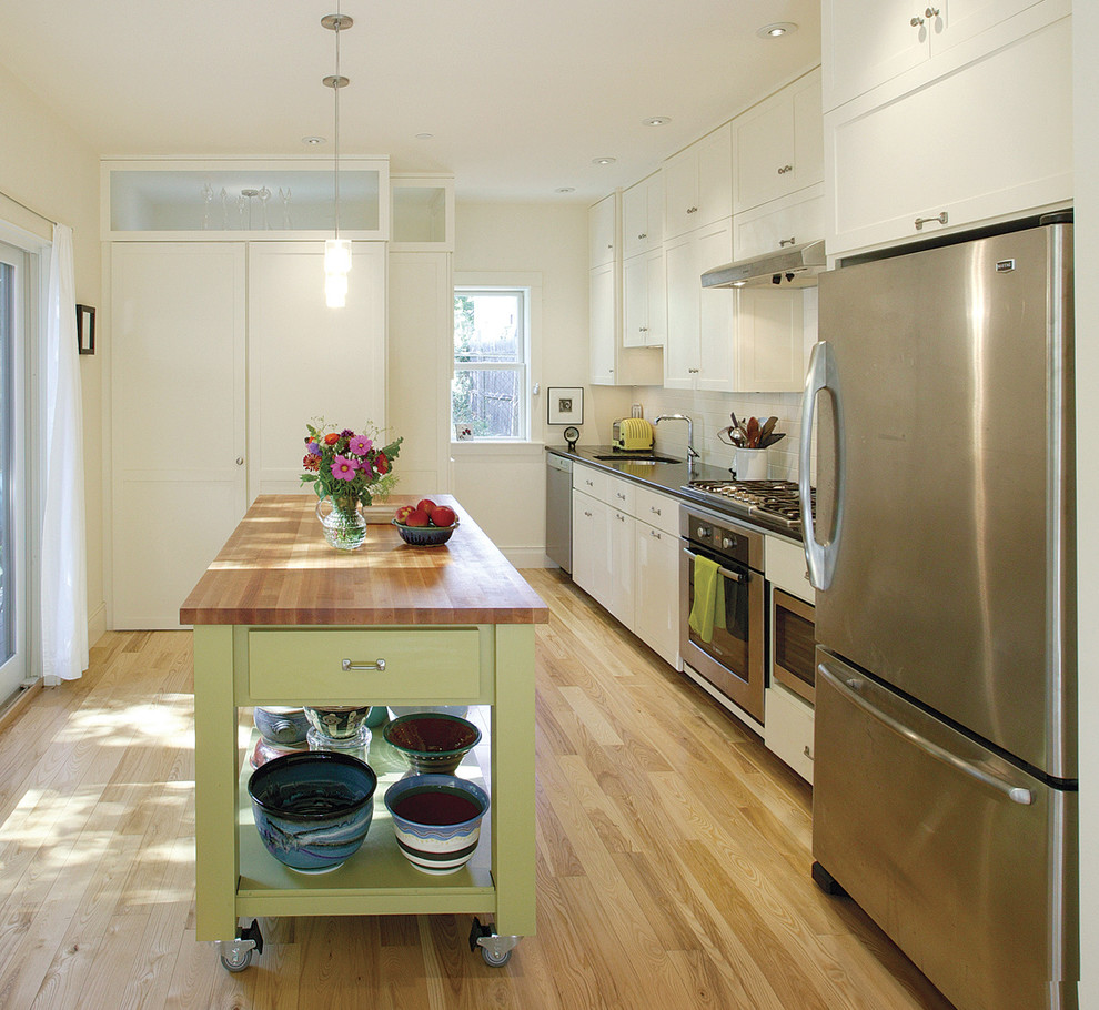 "East End" New Englander Rebuilt for modern life and efficiency ...