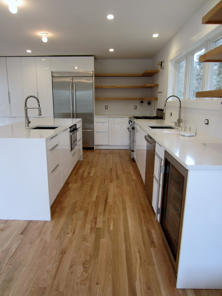 EAST HAMPTON 2 1/4" RED OAK INSTALLED & FINISHED W BONA AMBERSEAL AND ...