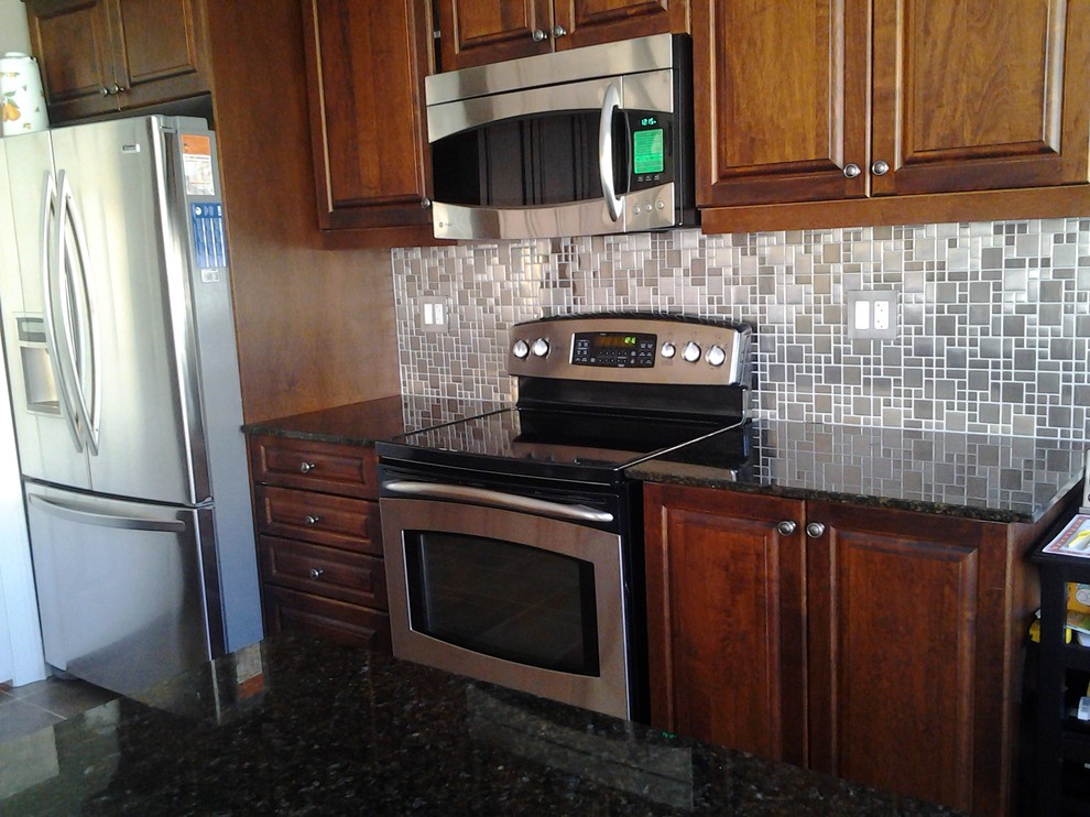 Eden Mosaic Tile Installations: Modern Cobble Pattern Stainless Steel ...