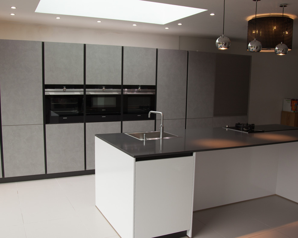 Edgbaston open plan kitchen - Contemporary - Kitchen - West Midlands ...
