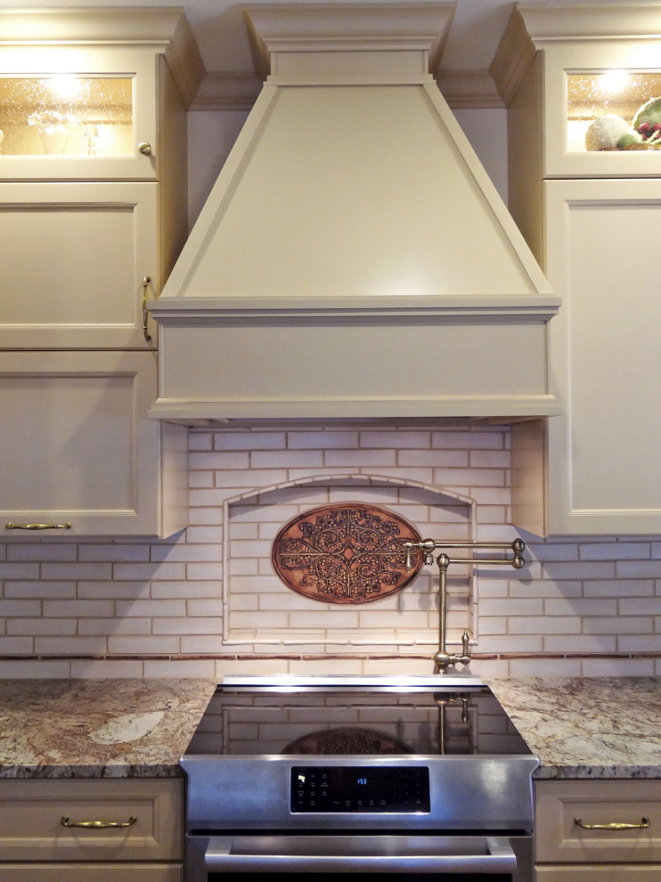 Elegant Feature Grotto - Traditional - Kitchen - Nashville - by Clay ...
