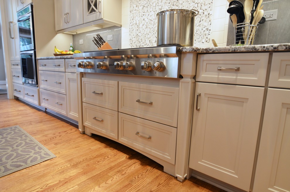 Elegant Transitional "L Shaped" Kitchen in Wheaton by Adam Hartig AKBD ...