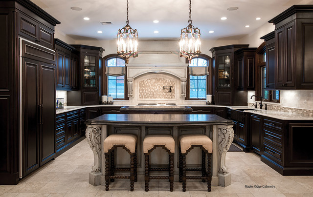 Elegantly Handsome Kitchen with Dark Finish - Clásico - Cocina - Otras ...