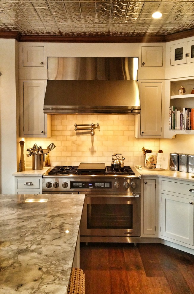 Elk Meadows - Traditional - Kitchen - New York - by BlueLine ...