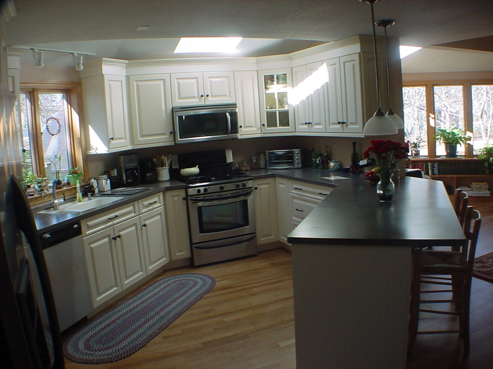 Elliot - Contemporary - Kitchen - Boston - by Kitchen Tech | Houzz