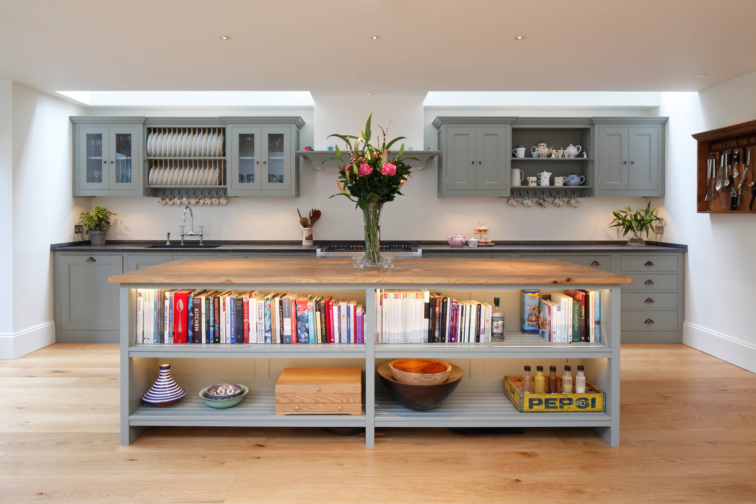 Open Kitchen Storage Ideas That Will Make You Want to Tidy Up | Houzz UK