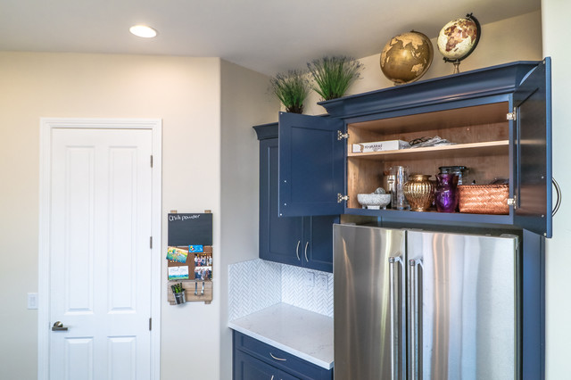 Emily Crossing Court Blue Cabinets - Contemporain - Cuisine - Las Vegas ...