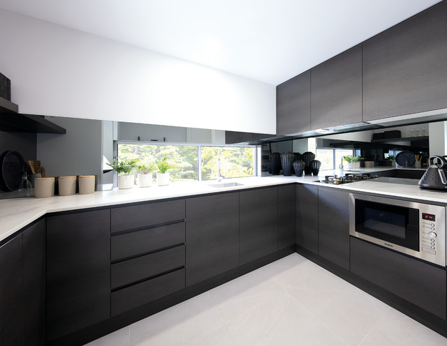 Empire Oak Woodmatt - Butlers Pantry - Contemporary - Kitchen - Central ...